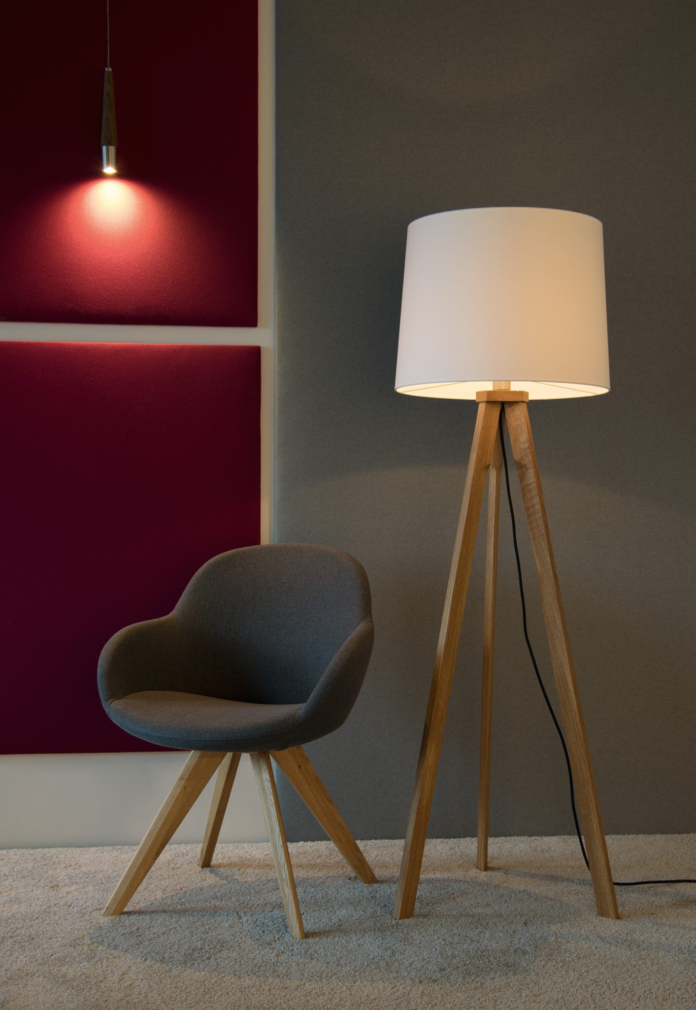 Gulvlampe eg Herzblut. Nordisk design gulvlampe i egetræ